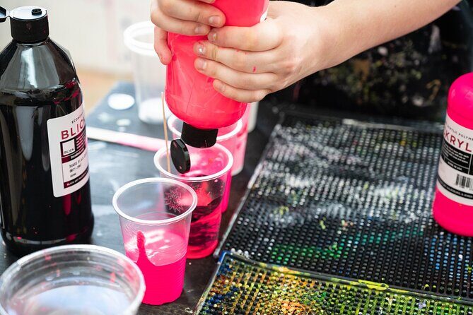 Private Fluid Art Acrylic Pouring Workshop in New York - What Is the Experience Really Like?