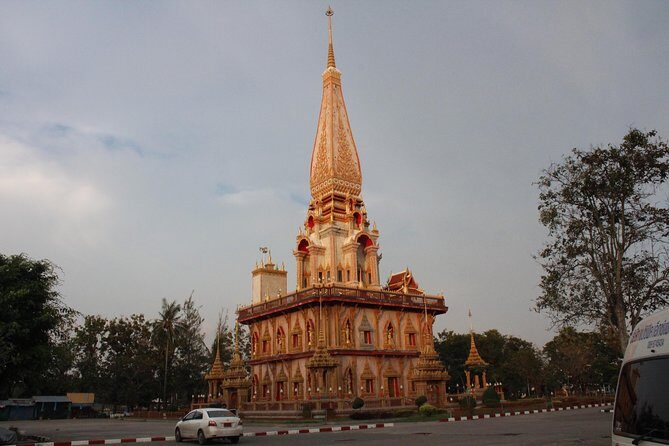 Private food Tour + Sightseeing +Thai Cooking class - A Well-Rounded Encounter with Phuket Culture