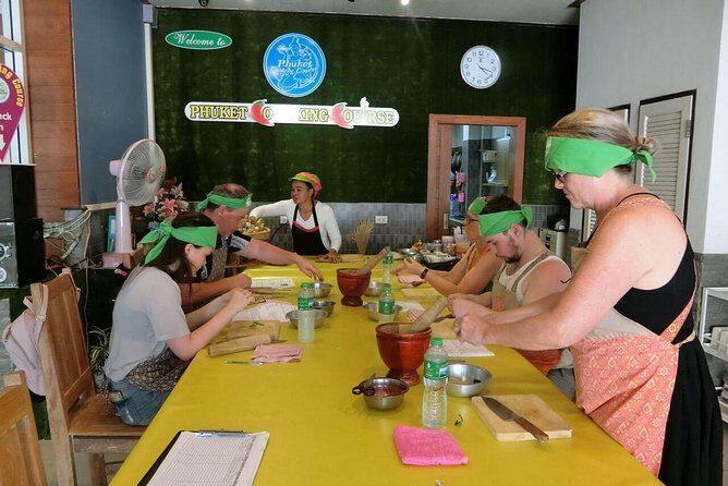 Private food Tour + Sightseeing +Thai Cooking class - Detailed Breakdown of the Experience