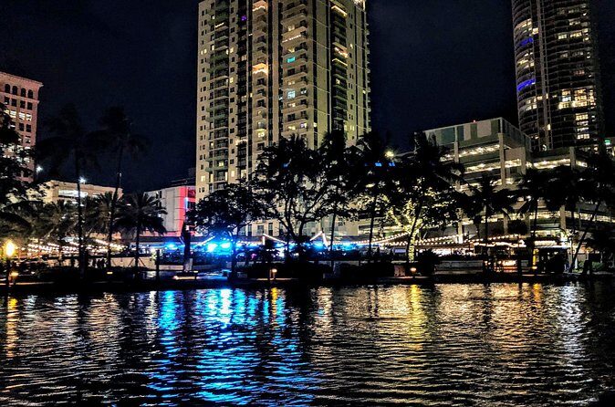 Private Fort Lauderdale Christmas Lights Boat Tour (up to 12ppl) - Who Will Enjoy This Tour?
