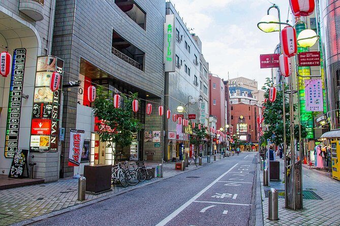 Private Fukuoka Tour with a Local, Highlights & Hidden Gems 100% Personalised - Guides & Reviews: Authentic Local Knowledge