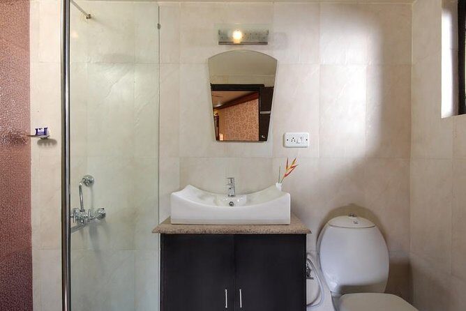 Private Full-Day Kerala Backwaters Houseboat Tour With Lunch & Pickup From Kochi - The Itinerary: What Makes a Day on the Backwaters Special