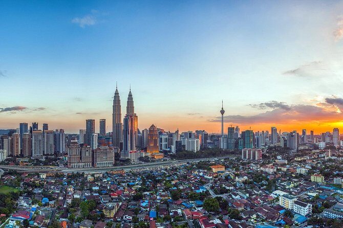 Private Full Day Kuala Lumpur City Tour with the Batu Caves - Crafting with Batik