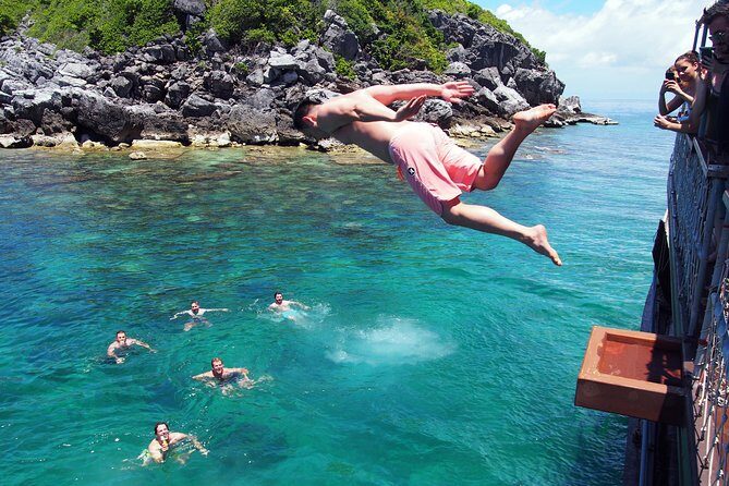 Private Full-Day Red Dragon Yacht to Angthong National Marine Park - The Yacht Experience: Setting the Scene