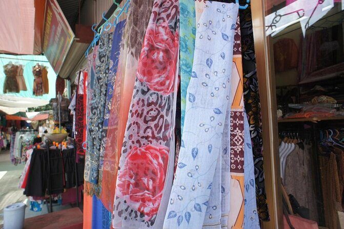 Private full-day tour: Hanoi-Thay pagoda-Tay Phuong pagoda-Van Phuc silk village - Practical Details and What You Can Expect