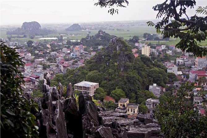 Private full-day tour: Hanoi-Thay pagoda-Tay Phuong pagoda-Van Phuc silk village - FAQs