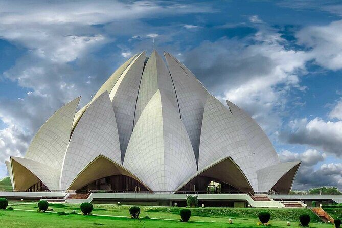 Private Full Day Tour of Old and New Delhi - Exploring Delhi’s Contrasts: Old and New Delhi