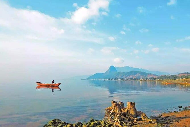 Private Full-Day Tour to Fuxian Lake and Chengjiang Fossil Site - Introduction