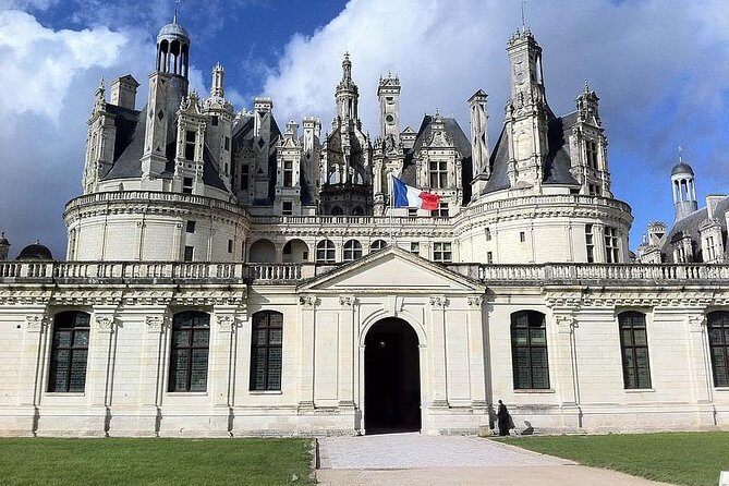 Private Full Day Tour to Loire Valley from Paris with Hotel Pick Up - The Logistics and What You Can Expect