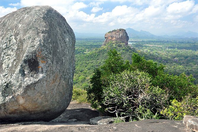 Private Full Day Trip Pidurangala & Madirigiriya from Sigiriya/Habarana - Key Points