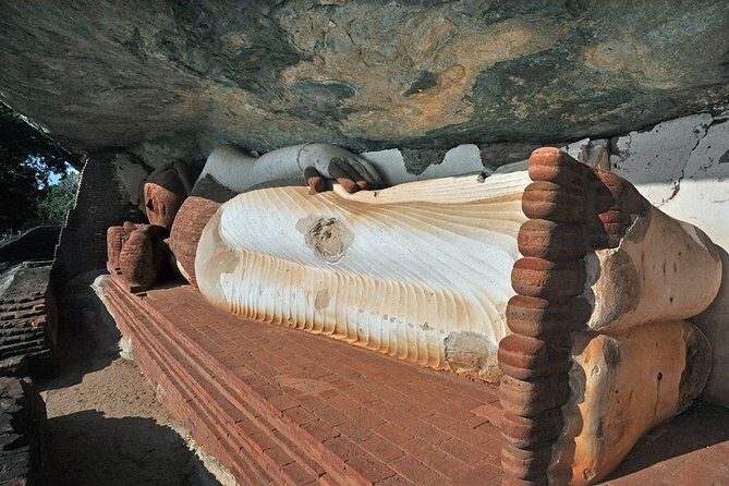 Private Full Day Trip Pidurangala & Madirigiriya from Sigiriya/Habarana - Why Choose This Tour?