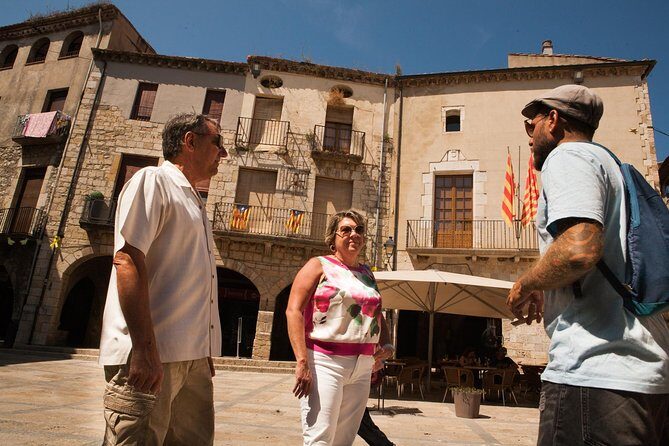 Private Full Day Trip to Medieval Villages of Catalonia + Lunch front of a Lake - FAQ