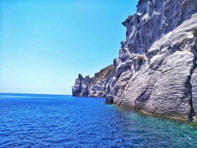 Private, fully customizable cruise in Santorini's caldera - The Value of a Private Customizable Tour