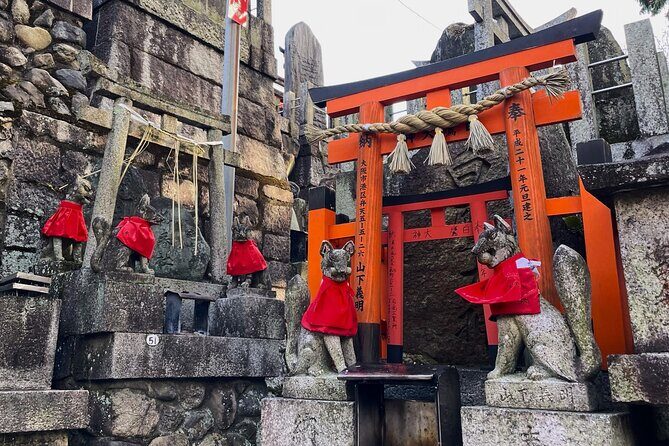 Private Fushimi Red Gates & Secret Bamboo Mountain Trekking Tour - Detailed Itinerary Breakdown