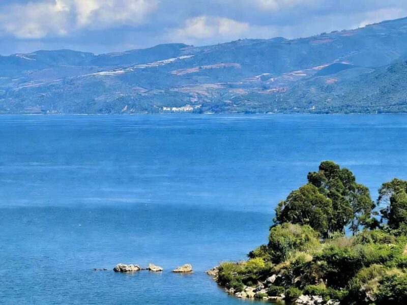 Private Fuxian Lake Day Tour from Kunming with Car & Guide - The UNESCO Fossil Museum