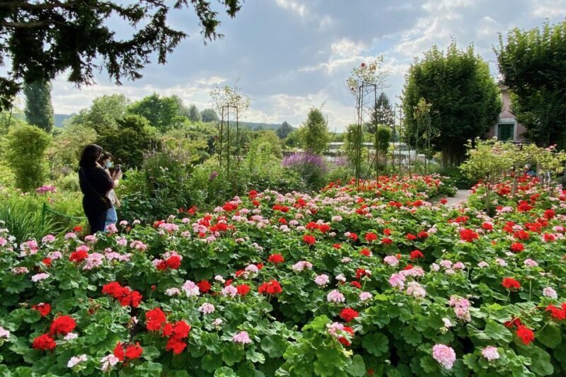 Private Giverny Half-day trip from Paris by Mercedes - FAQ