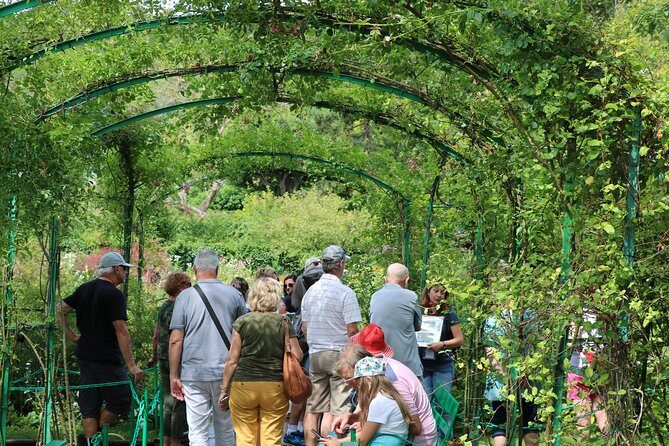 Private Giverny & Versailles Day Trip with Lunch & Hotel Transfers from Paris - A Full Breakdown of the Tour Experience