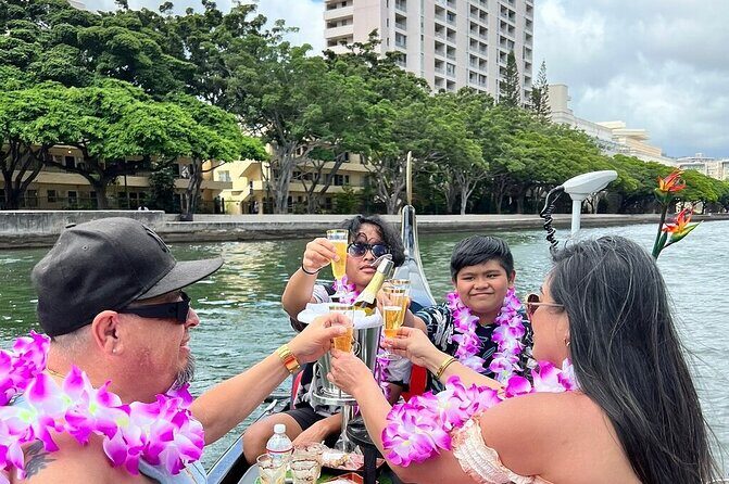 Private Gondola Cruise in Waikiki with Drinks and Pastry - Practical Details