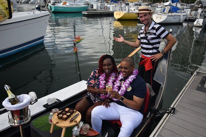 Private Gondola Cruise in Waikiki with Drinks and Pastry - The Sum Up