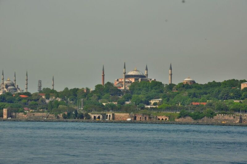 Private GOURMET FOOD Tour of Istanbul's Two Continents - Key Points
