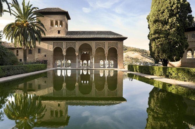 Private Granada Alhambra Tour from Seville - What Makes This Tour Stand Out?