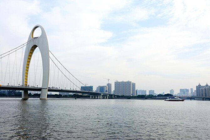 Private Guangzhou Night Tour VIP Cruise and Dim-Sum Dinner Option - Key Points