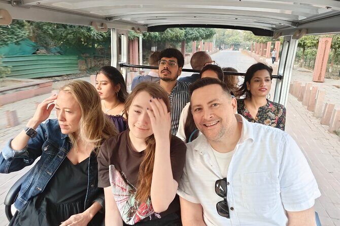 Private Guided Agra City Tour by Metro Train - Authentic Experiences and Authenticity