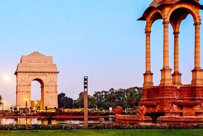 Private Guided City Tour in Old and New Delhi - Key Points