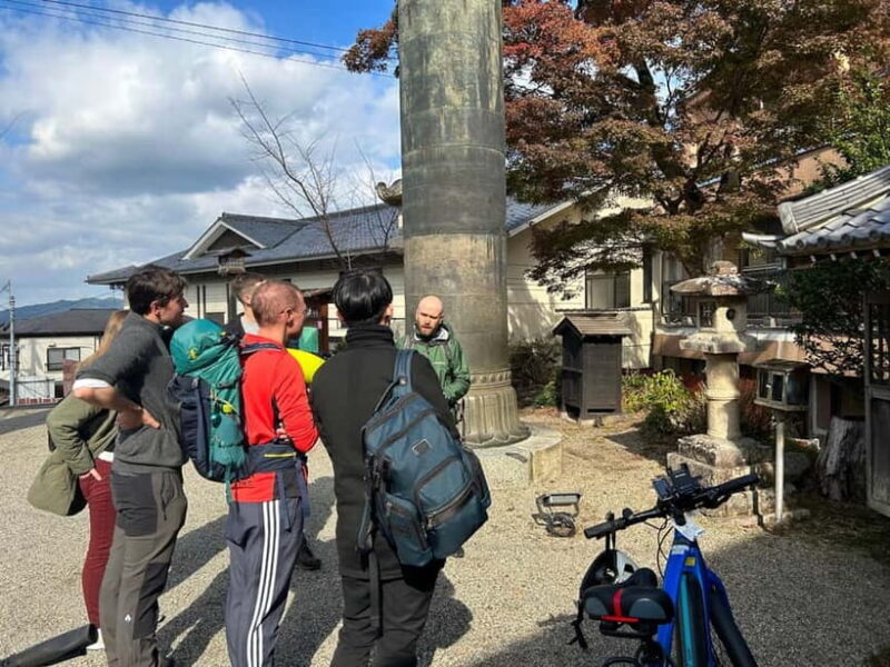Private Guided Half-Day Walking Tour in Yoshinoyama - Key Points