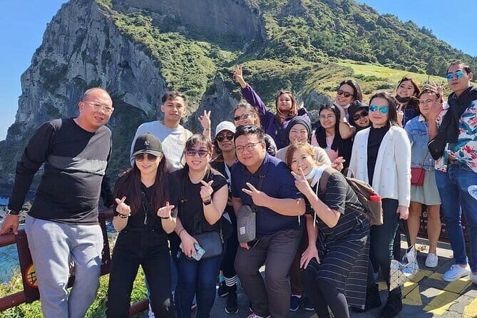 Private Guided Jeju Tour with Taxi and Van - Exploring Jeju in Comfort: A Detailed Review of the Private Guided Tour with Taxi and Van