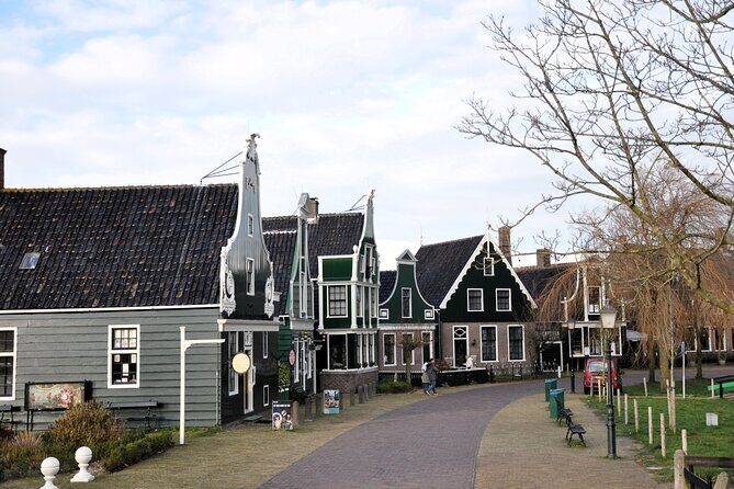 Private Guided Keukenhof Gardens and Zaanse Schans Tour - FAQs
