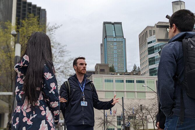 Private Guided Old Montréal and Downtown Walking Tour - Meeting and Starting Point