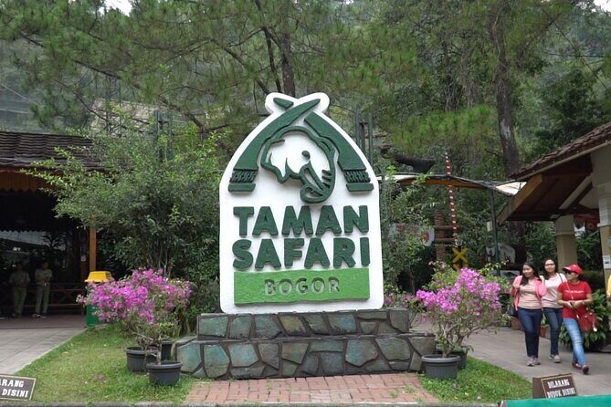 Private guided puncak day tour;Solo;Small Group - Who Is This Tour Best For?