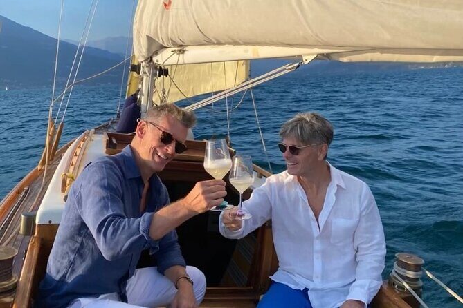 Private Guided Sailing Boat Tour on Lake Como with Aperitif - The Experience in Context: Price and Value