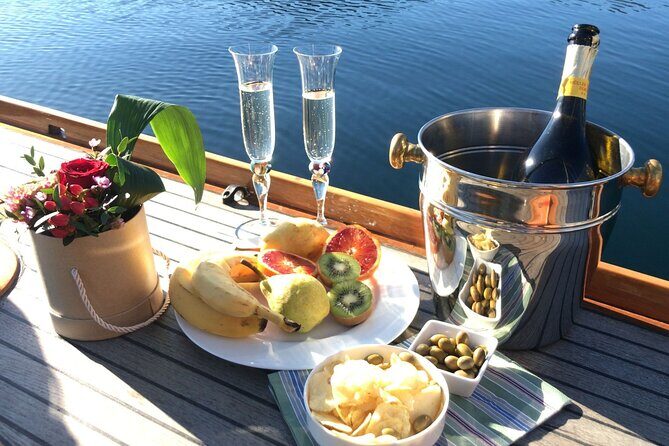 Private Guided Sailing Boat Tour on Lake Como with Aperitif - FAQ: Your Questions Answered