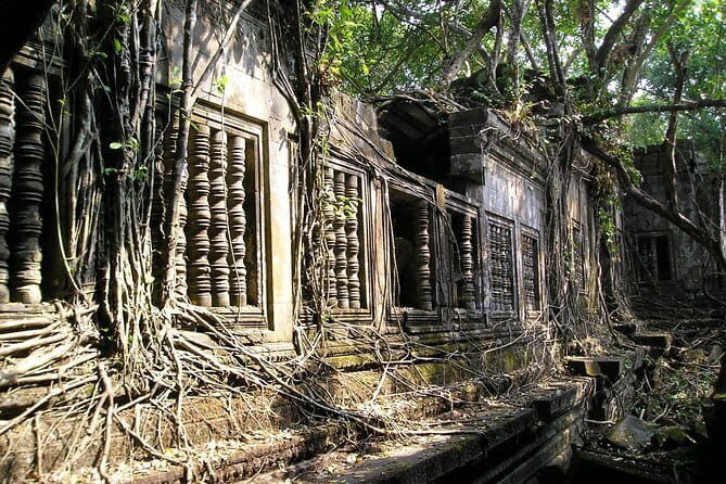 Private guided tour around Beng Mealea, Banteay Srei and Kbal Spean - Analyzing the Experience: What Makes It Stand Out?
