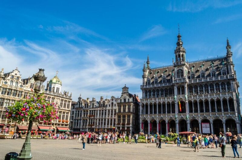 Private Guided Tour of Bruges Iconic Sites & Chocolate - Key Points