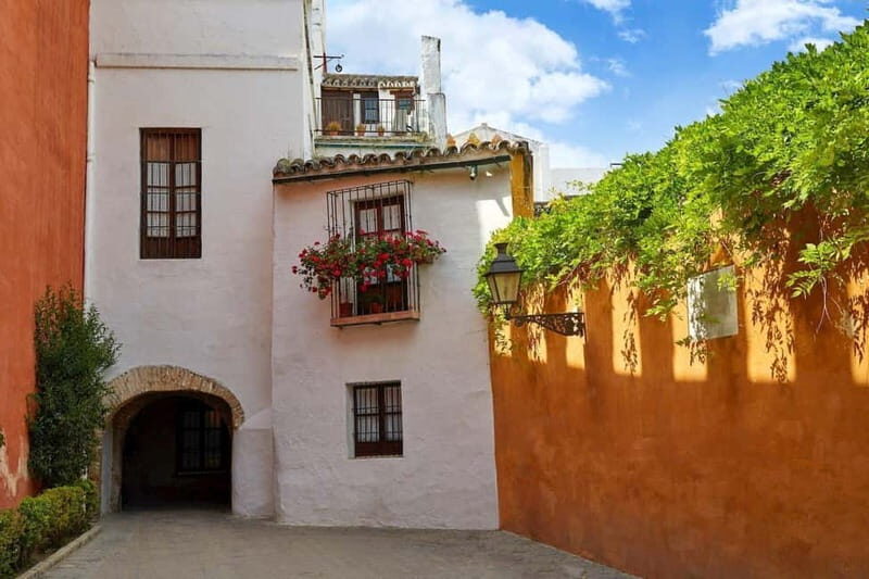 Private Guided Tour of Complete Seville and Jewish Quarter - In Summary