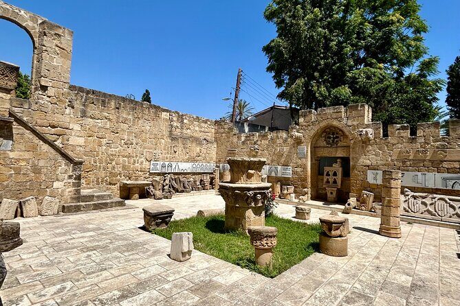 Private guided Tour of Nikosia Oldtown with Border Crossing - Key Points