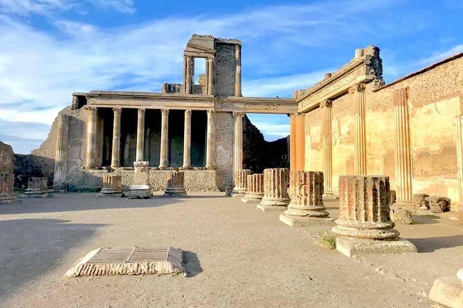 Private Guided Tour of Pompeii and Herculaneum - Starting at Pompeii: Walking Through History