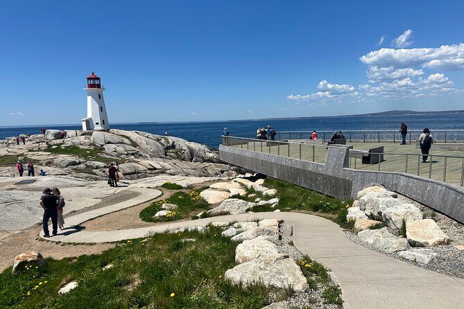 Private Guided Tour: Peggys Cove, Mahone Bay, Lunenburg & Ovens - The Colorful Streets of Mahone Bay