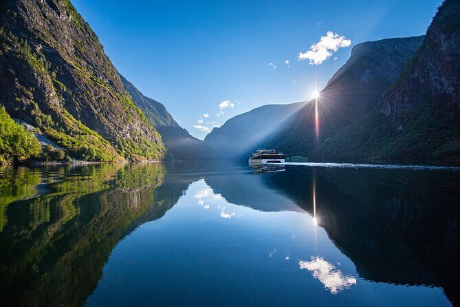 Private Guided Tour to Oslo Nærøyfjord Cruise and Flåm Railway - Key Points