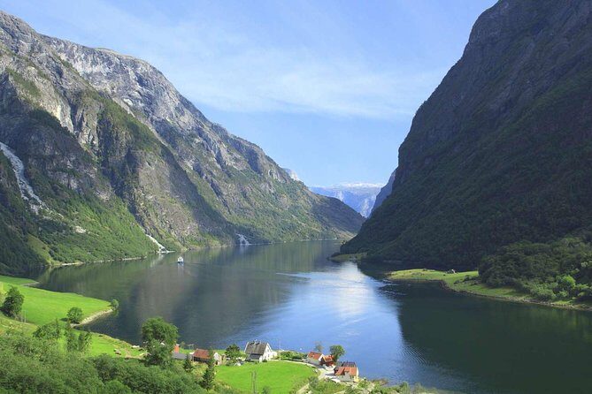 Private guided tour to Oslo - Nærøyfjord Cruise & Flåm Railway - Discovering Norways Spectacular Scenery