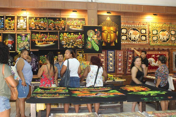 Private Guided Tour to Train Market and Damnoensaduak Floating Market - Damnoen Saduak Floating Market: A Colorful Panorama