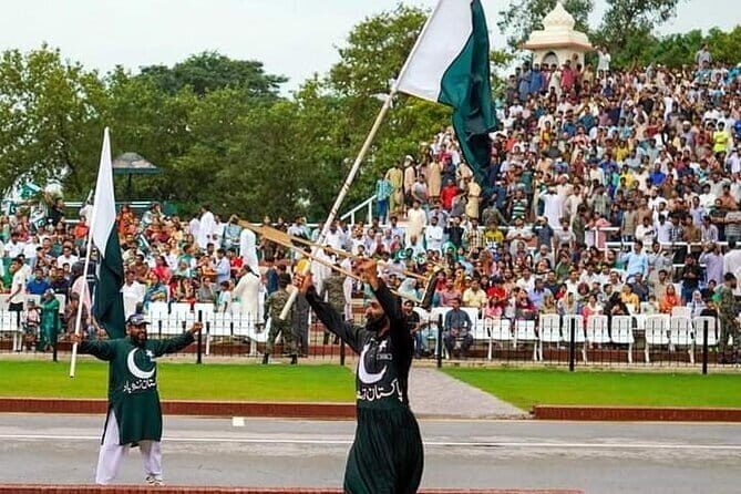 Private & Guided: Wagah Border, Walled City & Lahore Fort Full Day Tour - A Closer Look at the Tour Experience