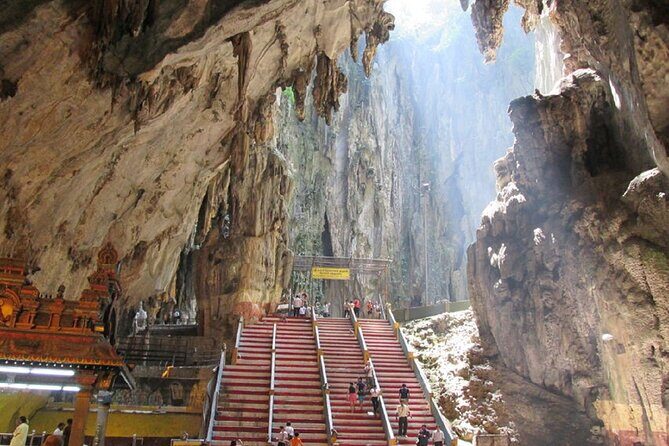 Private Half-Day Batu Caves and Cutural Tour in Kuala Lumpur - Exploring Chinatown and Its Food Scene