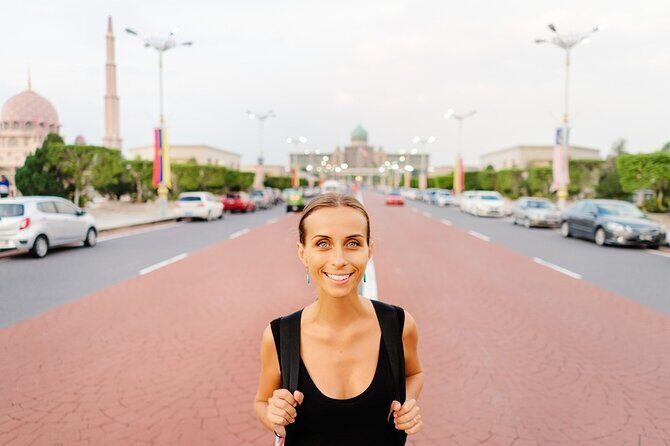 Private Half Day Putrajaya Tour with Lake Cruise Experience - Key Points