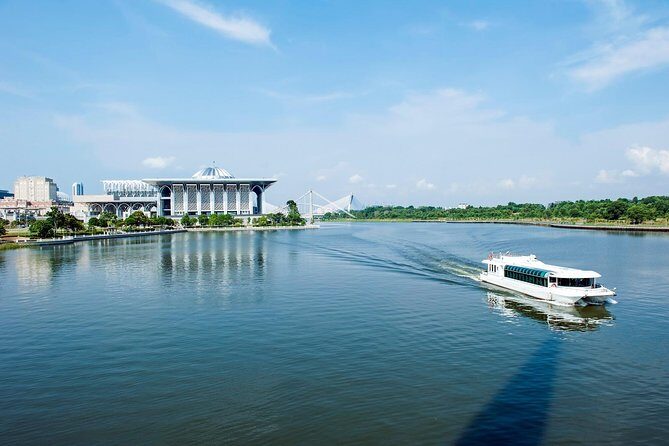Private Half-Day Putrajaya Tour with Lake Cruise from Kuala Lumpur - Key Points