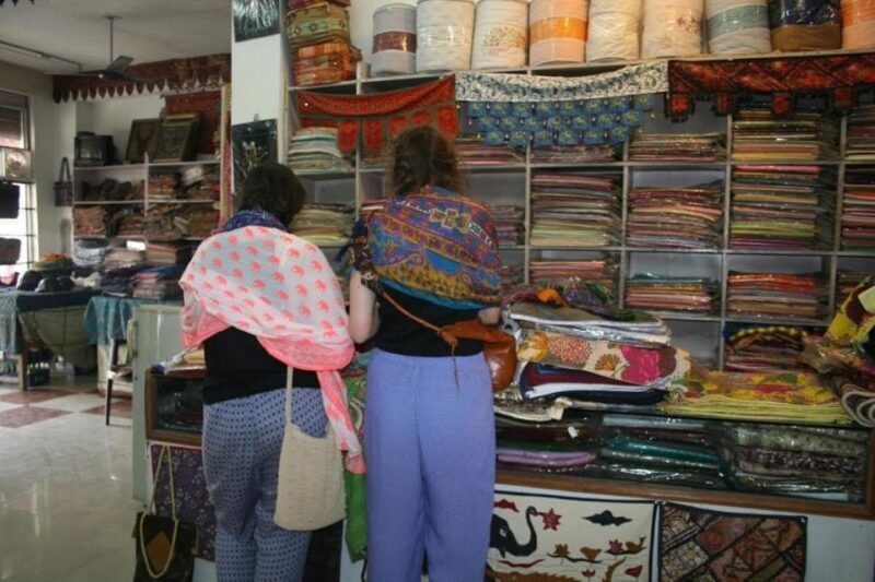 Private Half Day Shopping Tour of Delhi With Guide - Who Should Consider This Tour?