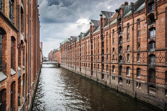 Private Hamburg rickshaw tour for 2 people - Key Points